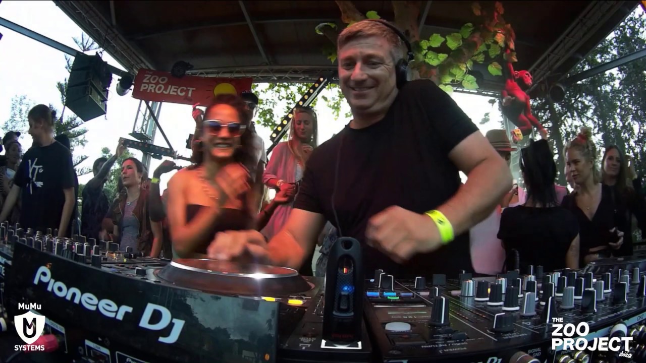 Bushwacka! #zooathome S6E3 recorded live at The Zoo Project ibiza - YouTube