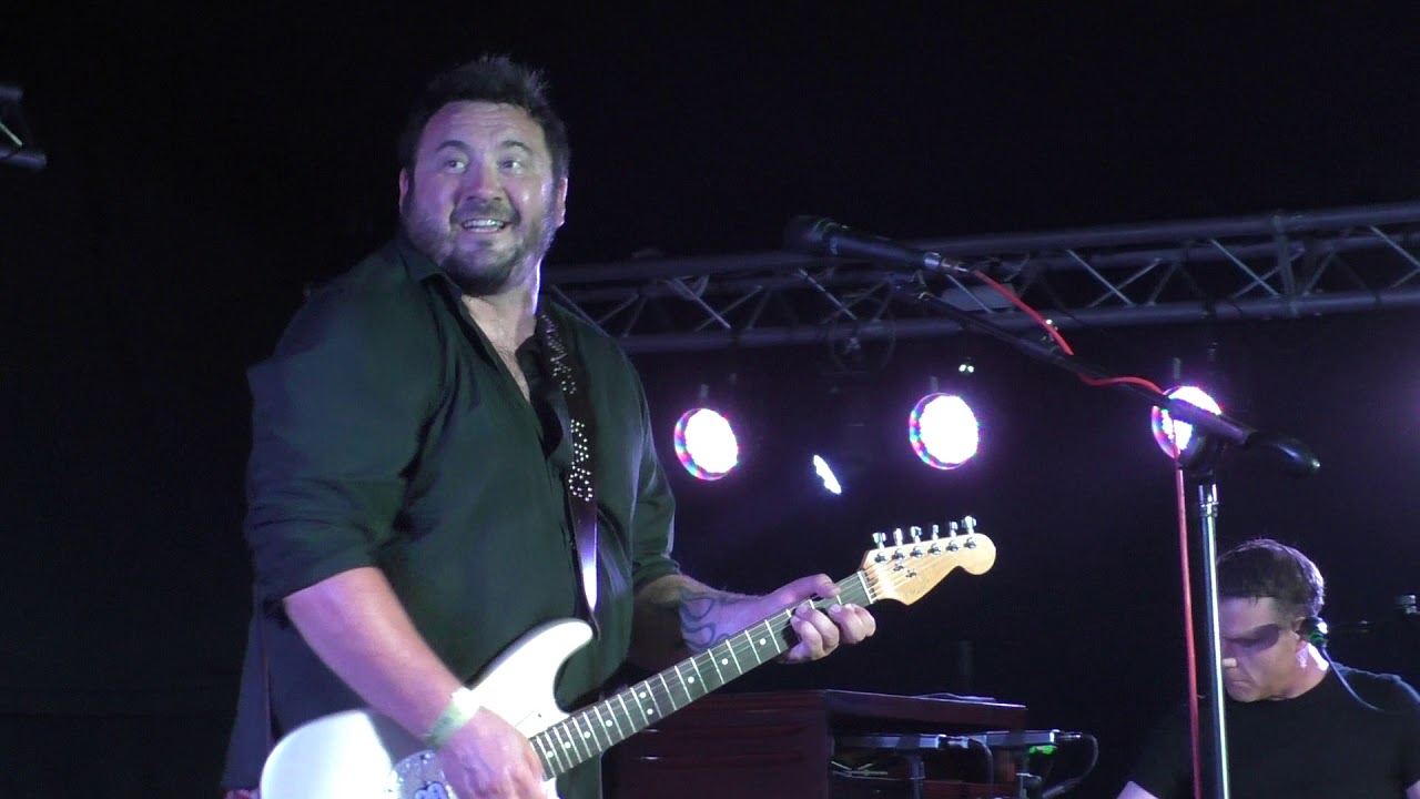 King King - Waking Up @ Cambridge Rock Festival 2018 - YouTube