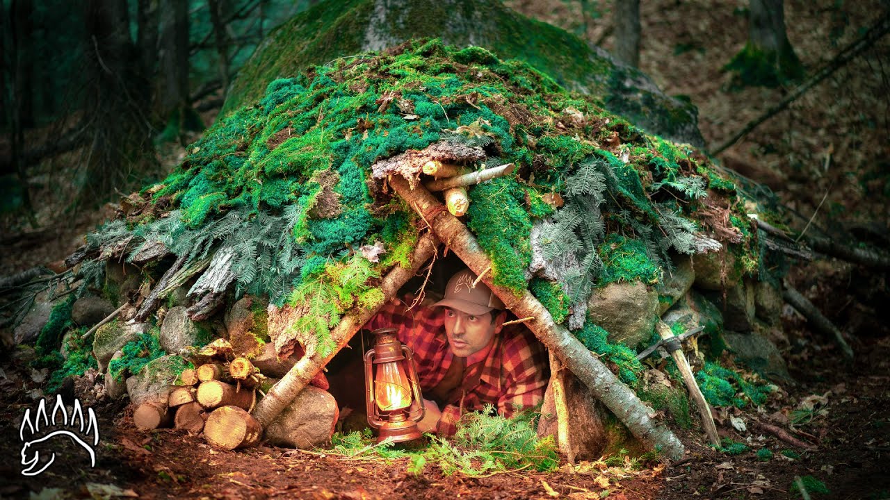 Sleeping in a "Bear Den" survival shelter with Fireplace inside | Solo ...