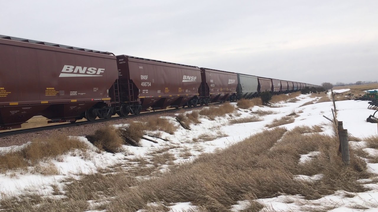 BNSF 5355 loaded unit grain on the DSRC - YouTube