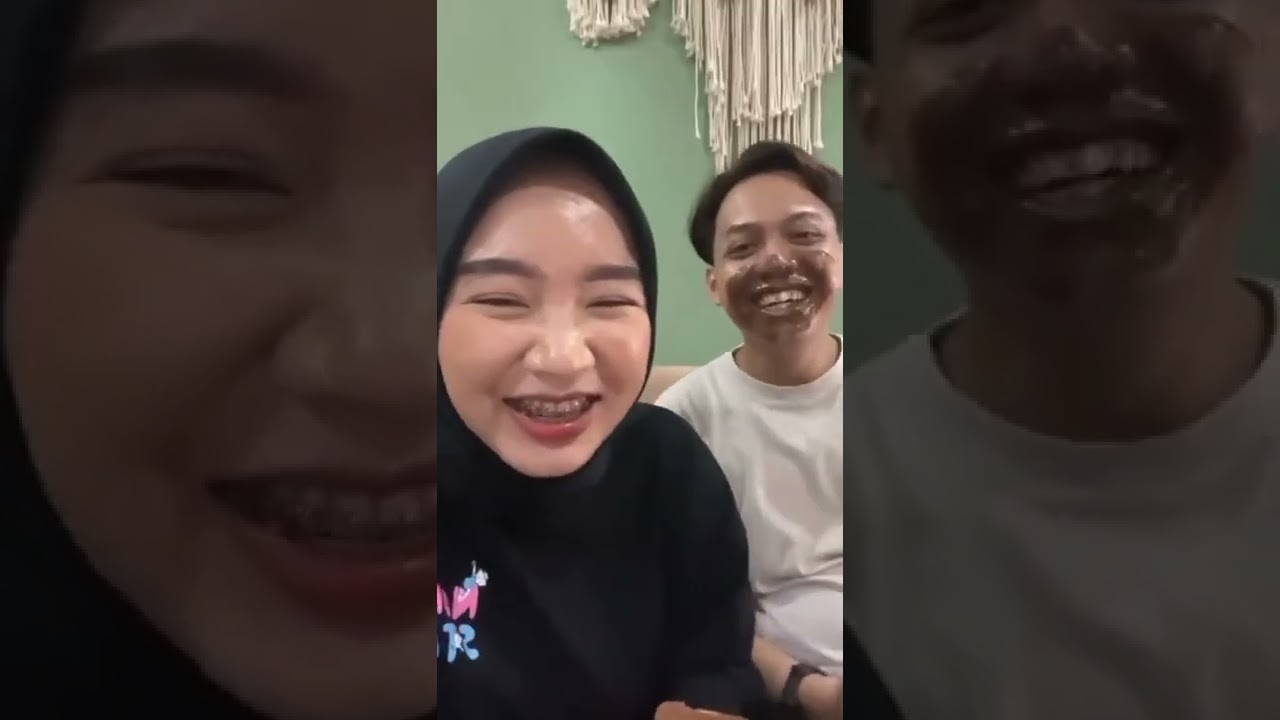 LUCU BANGET BIKIN KETAWA CEWEK CANTIK MAKAN COKLAT BLEPOTAN - YouTube