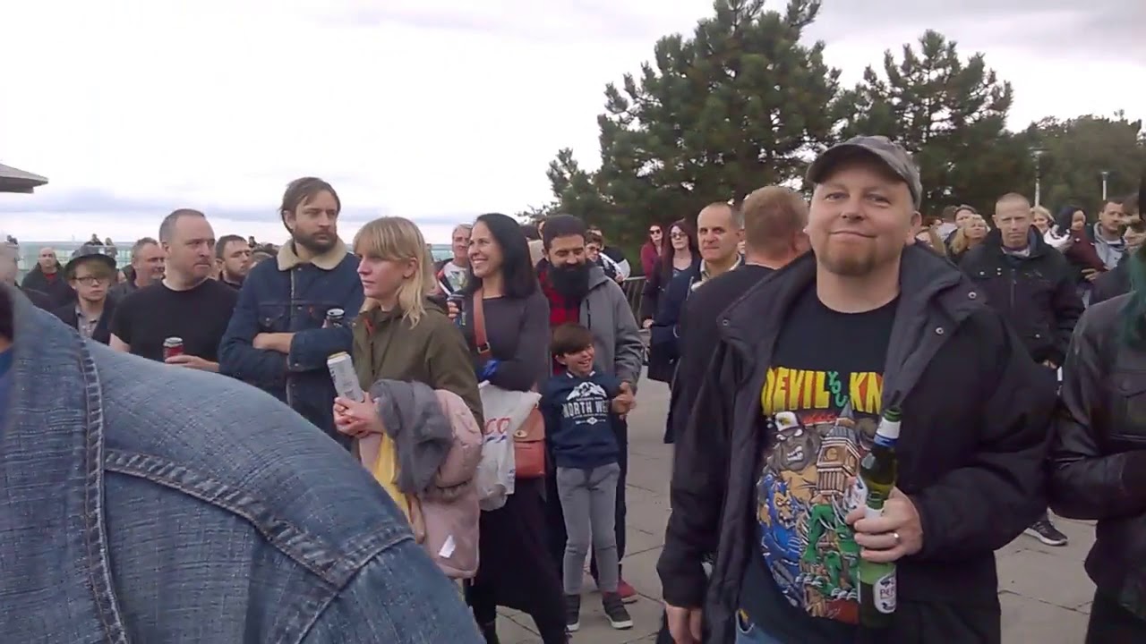 MINERVA FALLS @SOUTHEND FESTIVAL, ESSEX, 08 10 2017 - YouTube