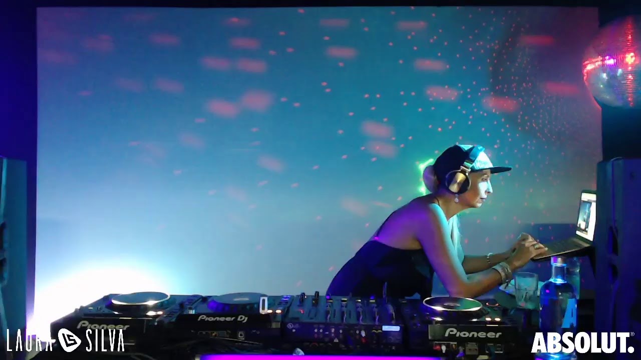 Nuits #Absolut ~ DJ Laura Silva ~ Montreal - YouTube