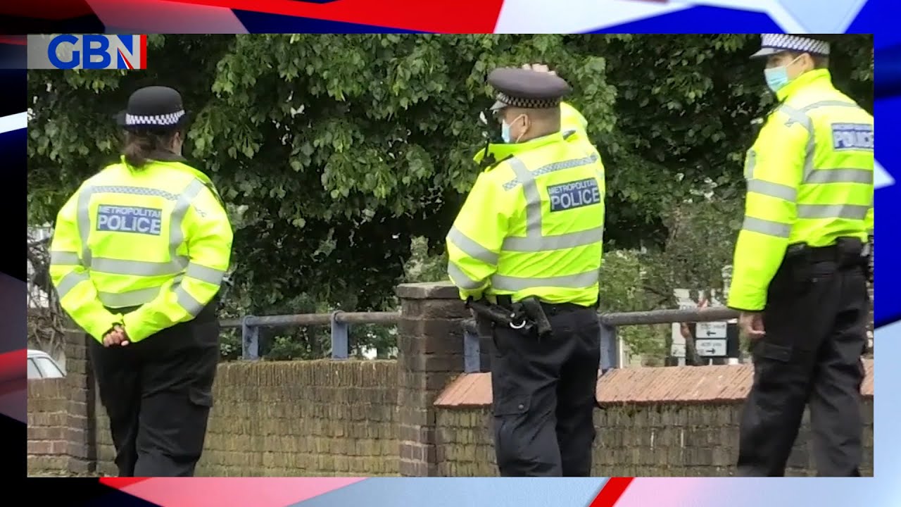 Met police officers to be issued with smartphones to help crackdown on ...
