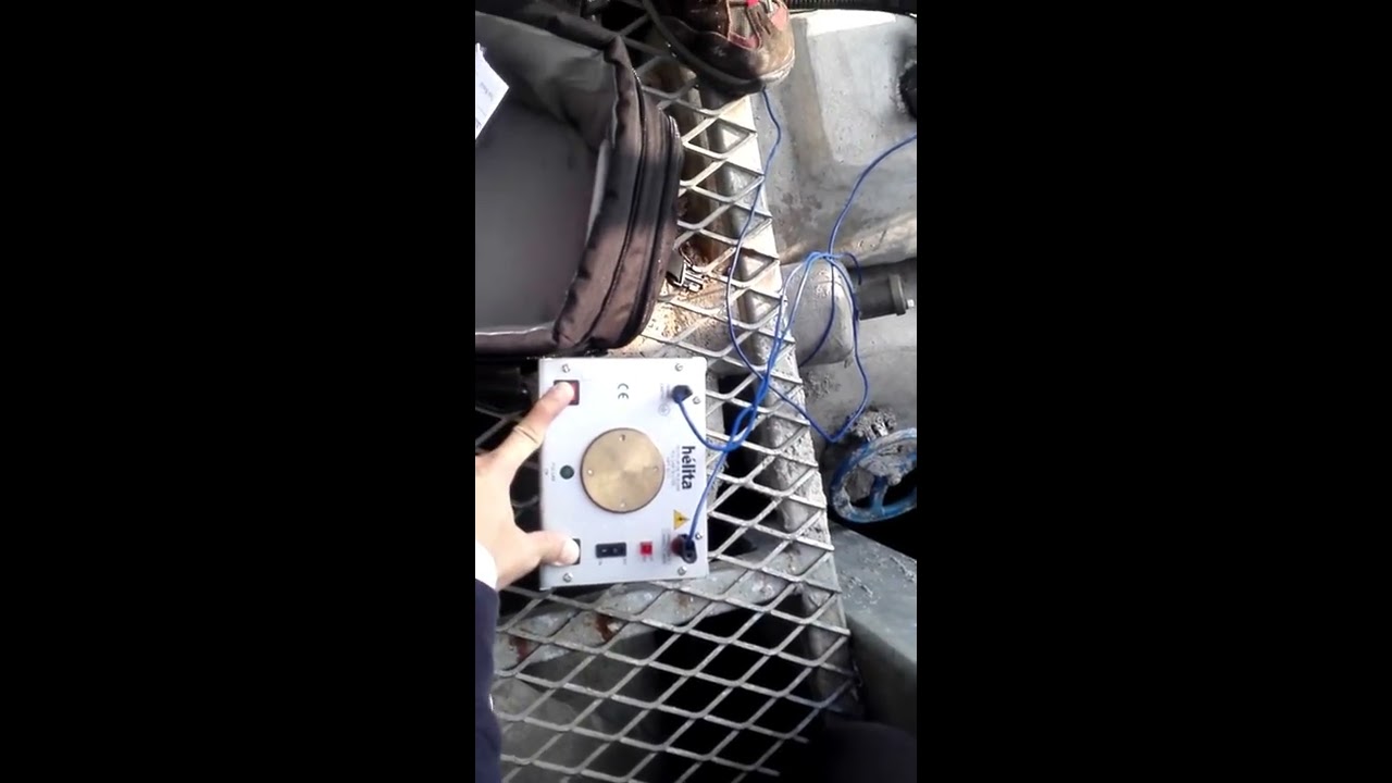 Functional Test of Helita Pulsar Lightning Conductor (2) - YouTube