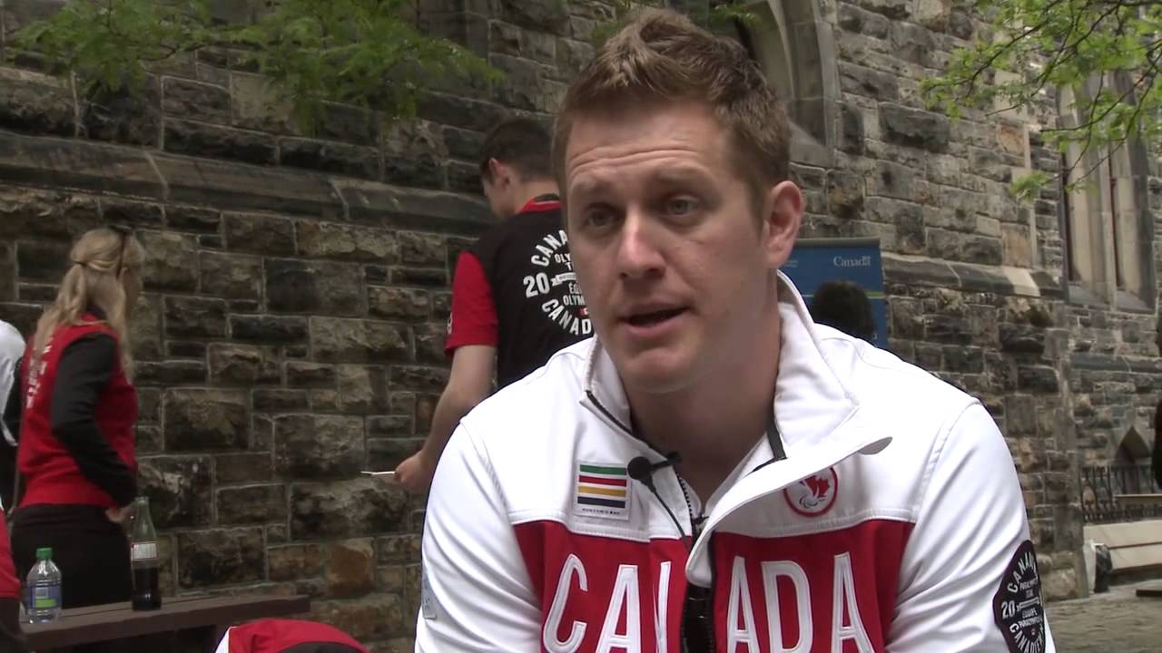 Dominic Larocque - Athlète paralympique Hockey sur luge - YouTube
