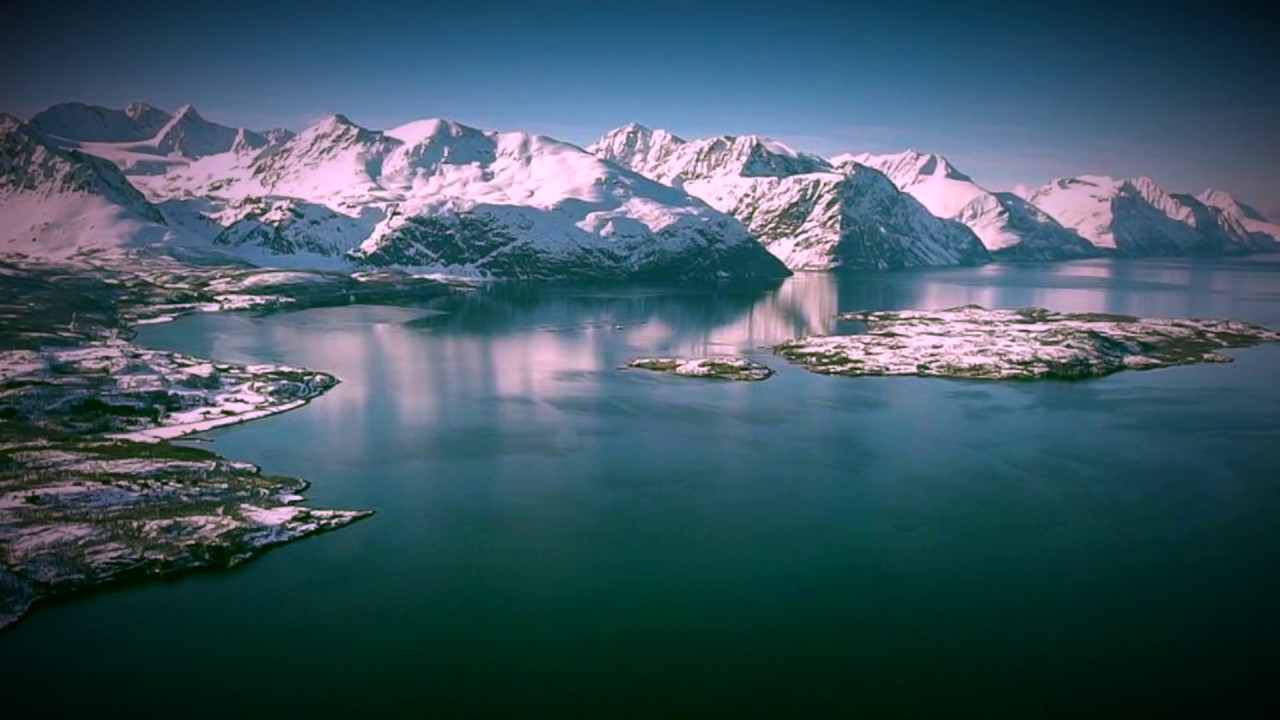 Årøya View Cabin - Lyngen Alps in Northern Norway - YouTube