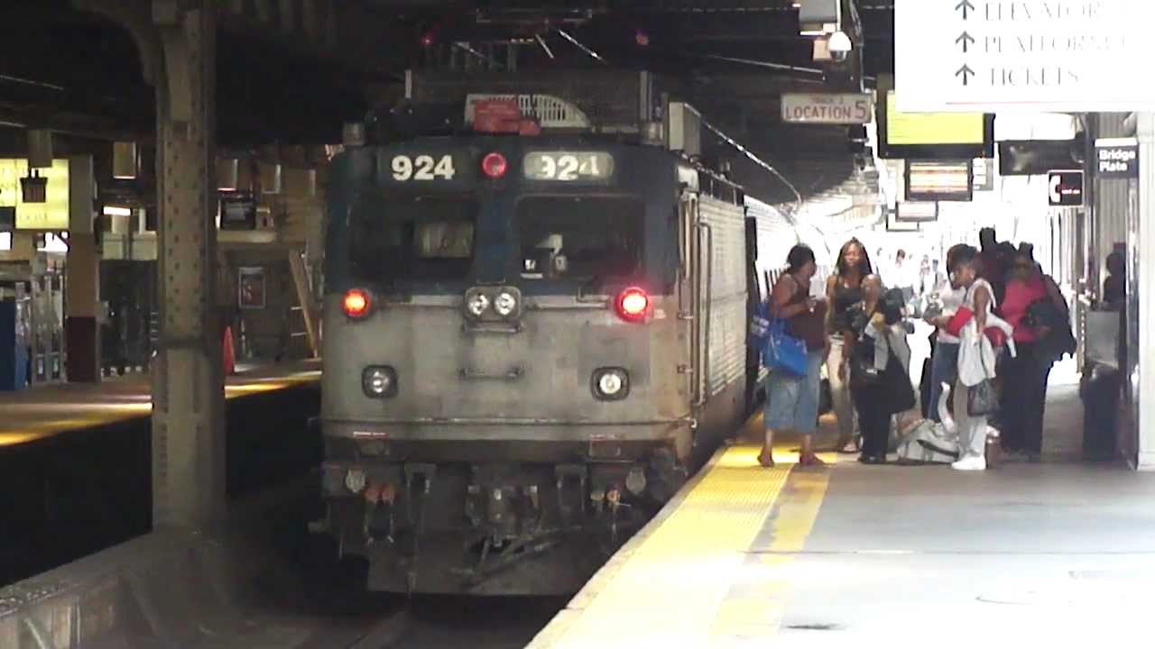 Amtrak Budd Metroliner #9636 arriving into Newark Penn Station - YouTube