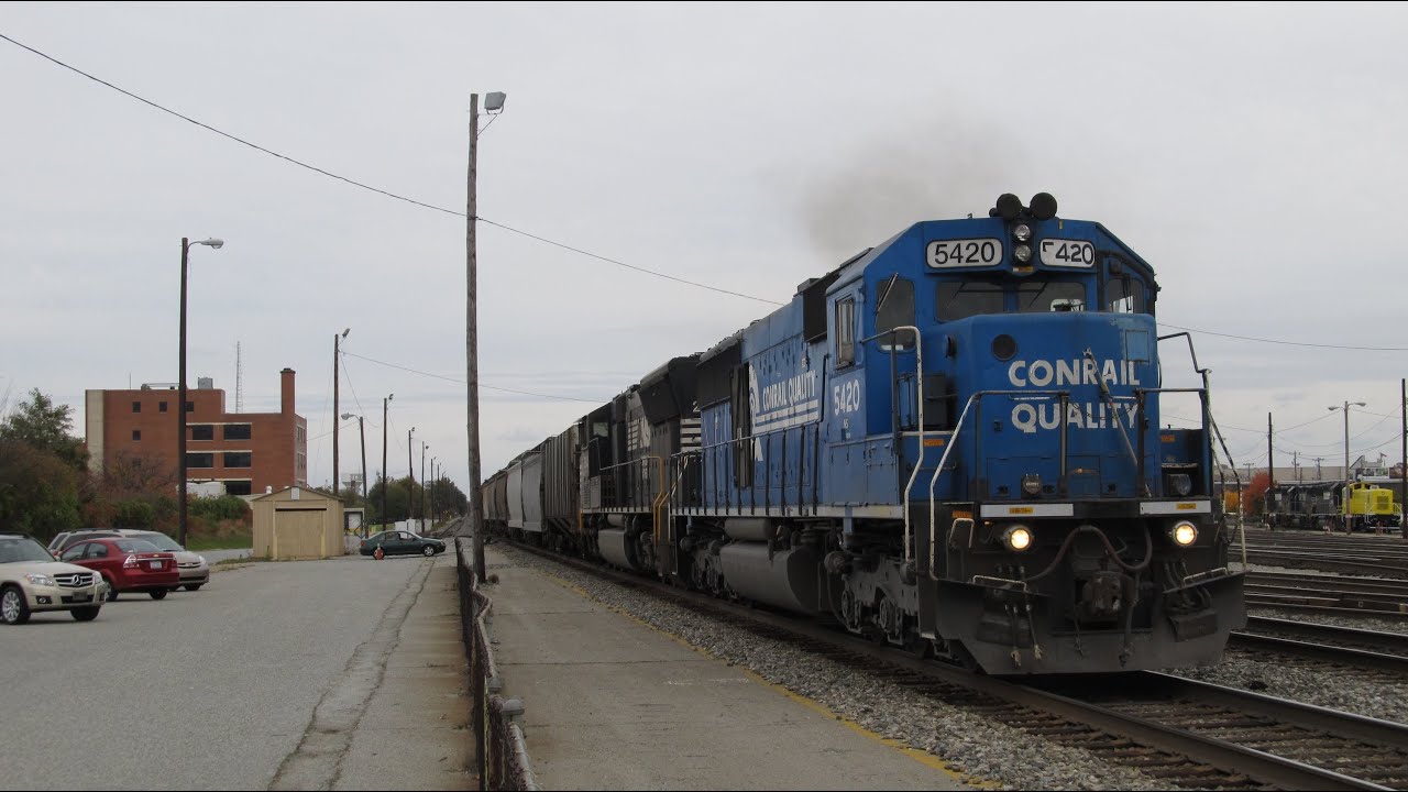 Conrail Blue SD50 leading 194 and a all UP 204 in Greensboro,NC 10/27 ...