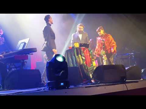 Halil Sezai & Cem Adrian & Ceylan Ertem / Gel Gizli Gizli
