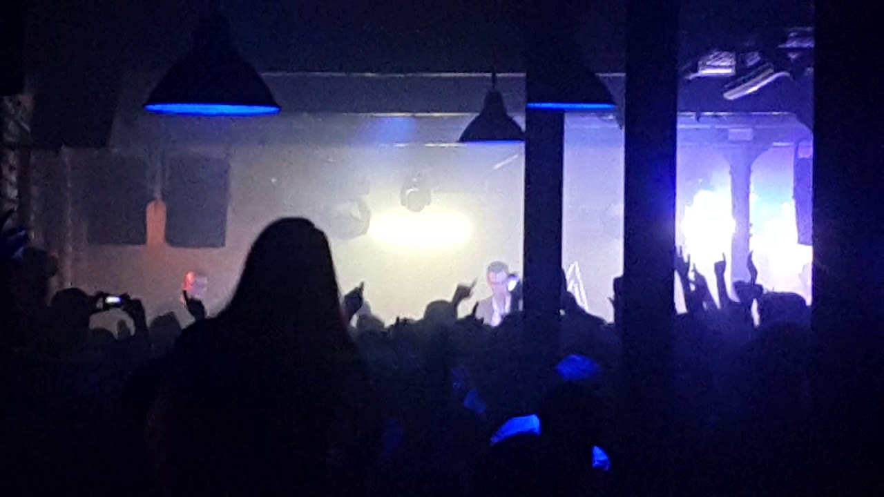Antarctic Monkeys - fluorescent - O2 Academy Liverpool 11/11/17 - YouTube
