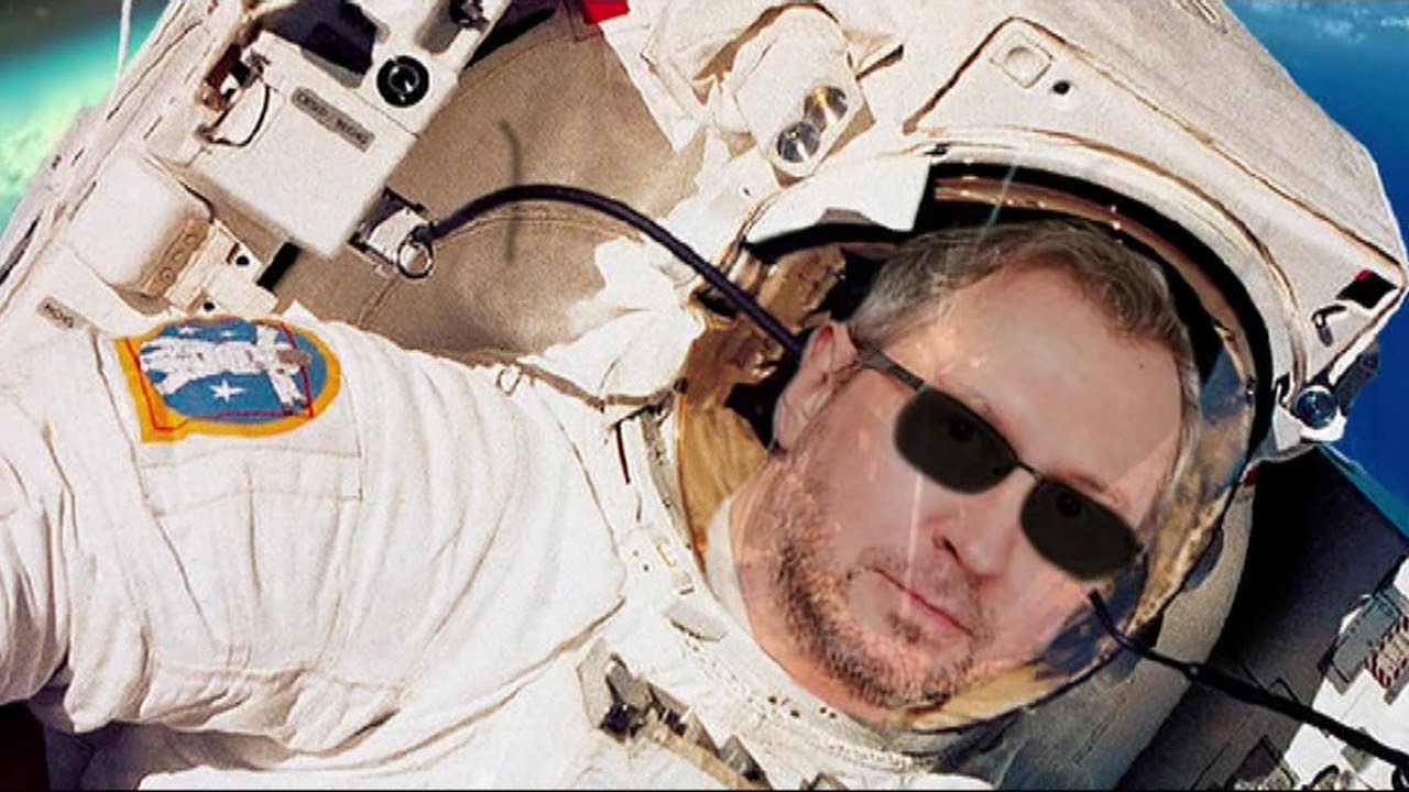 UTOPIA A Space Walk to the Moon (English version) - YouTube