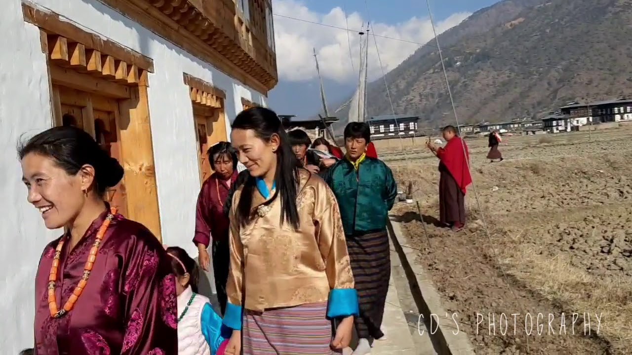 Bhutanese House Consecration Ceremony - YouTube