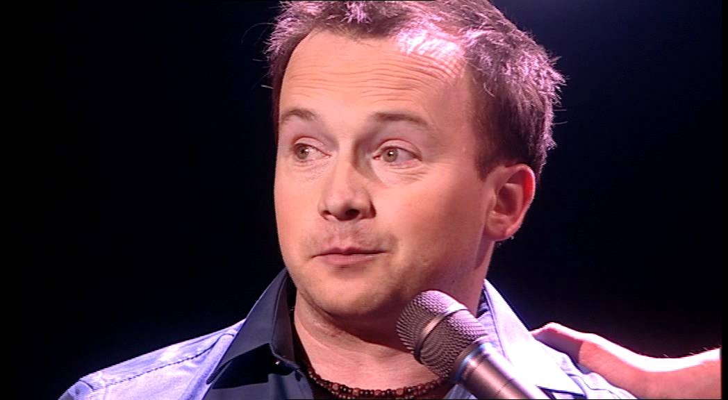 Richie Hayes - Kiss - Live Show 3, Team Brian - YouTube