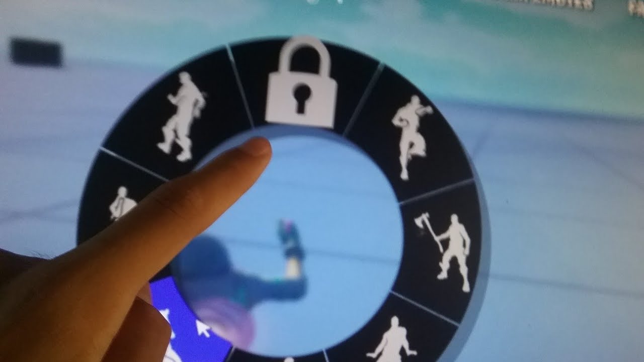 How to get free emotes in fortnite in your own MAP! - YouTube