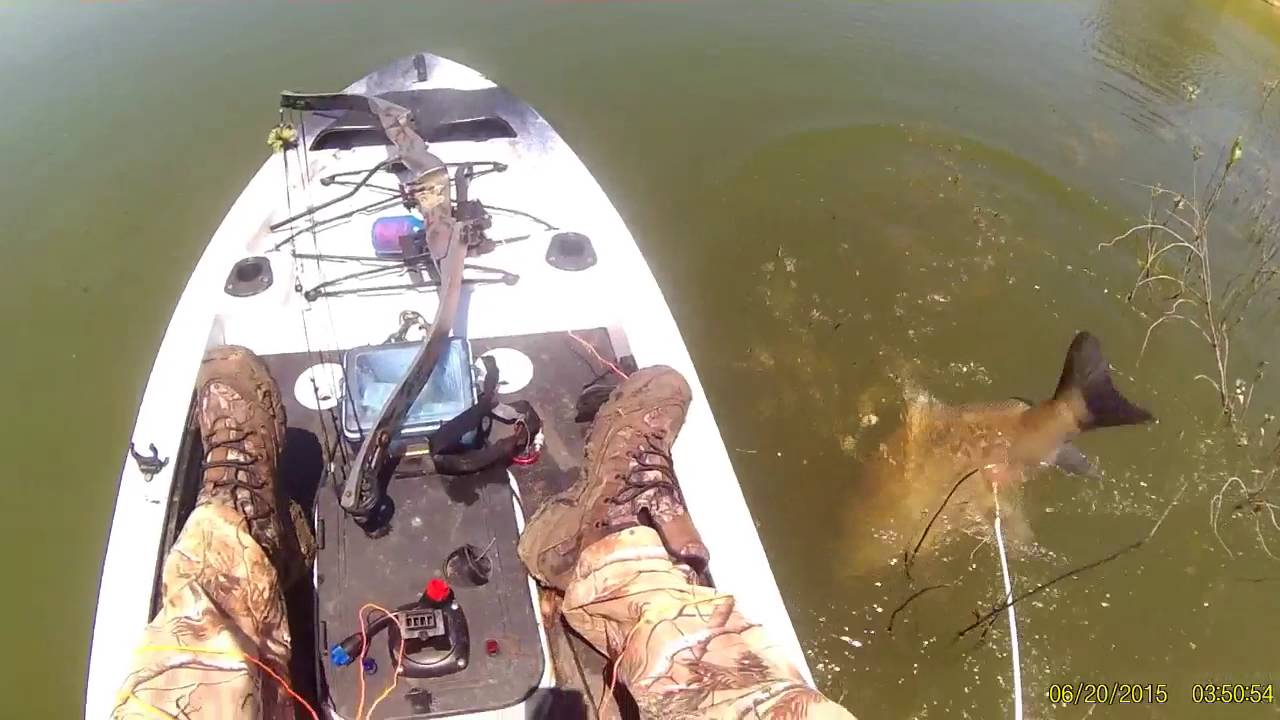 KAYAK BOWFISHING - YouTube