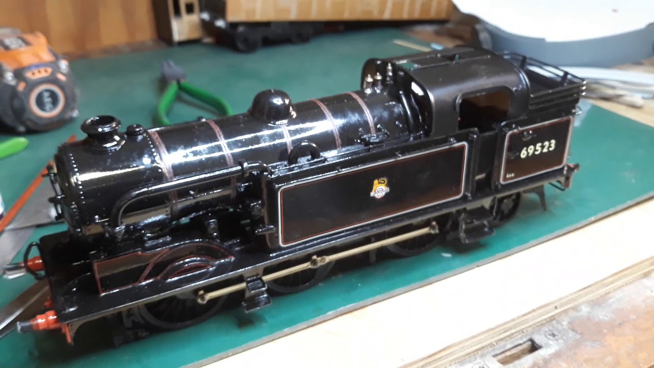 West Green Railway lining the Warren Shepherd O gauge GresleyN2 - YouTube