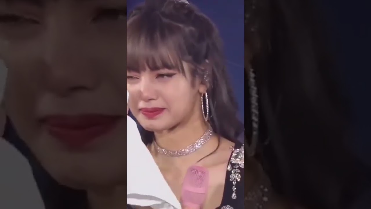 black pink crying moments - YouTube