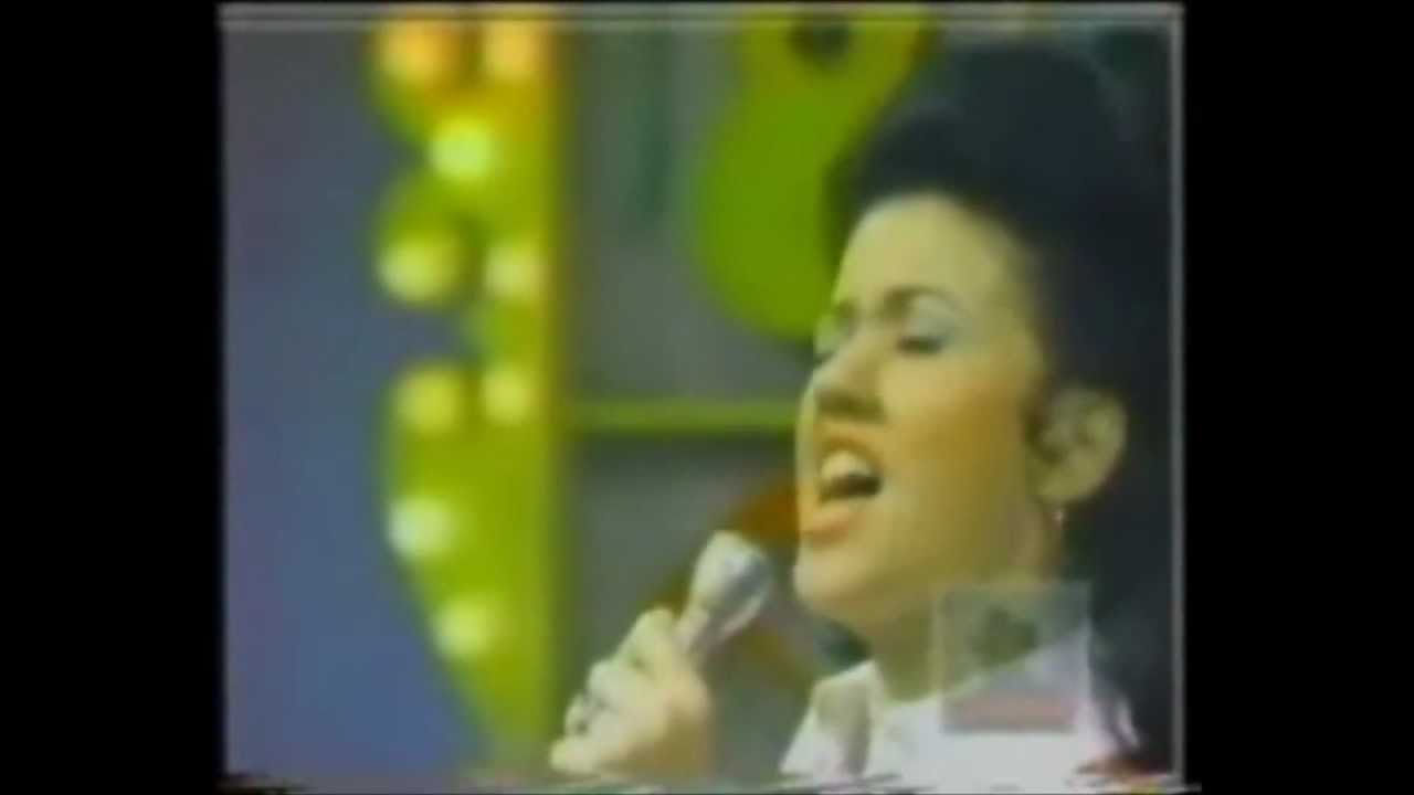 Jamey Ryan ~ Try A Little Kindness (1969) [LIVE] - YouTube