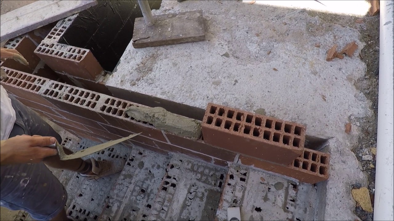 Bricklaying Basics - Laying a Bed / Brick - YouTube