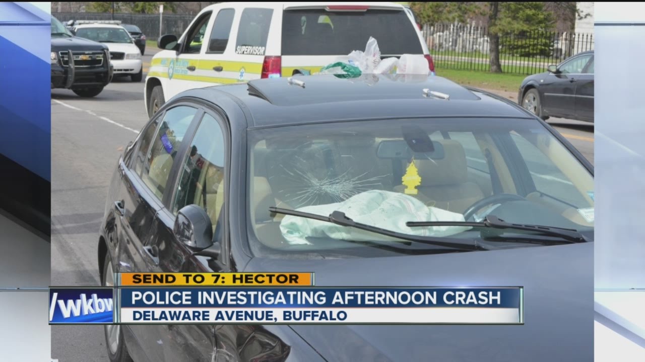 Buffalo police investigating crash on Delaware Ave. - YouTube