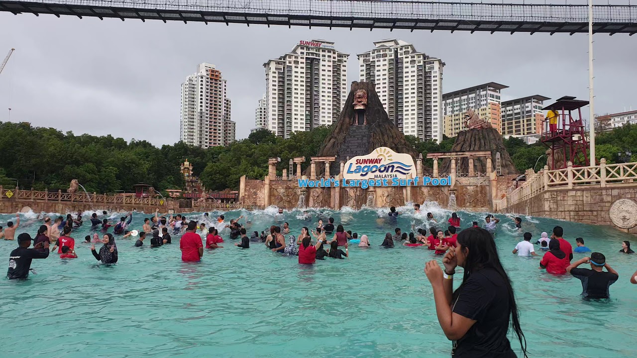 world large'a surf pool sunway lagoons malaysia - YouTube