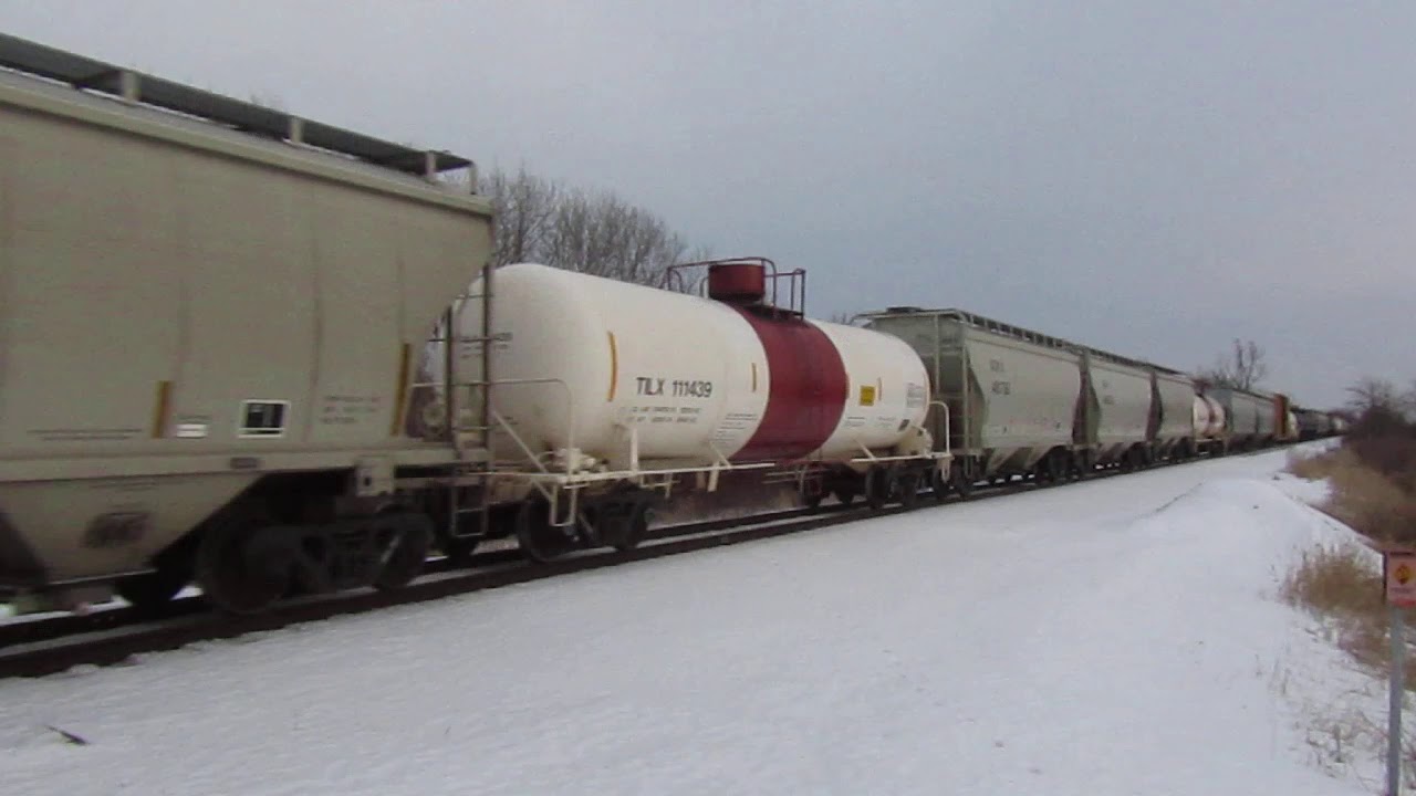 Northbound UP 7664, UP 4011 and UP 7048 on the Union Pacific - YouTube
