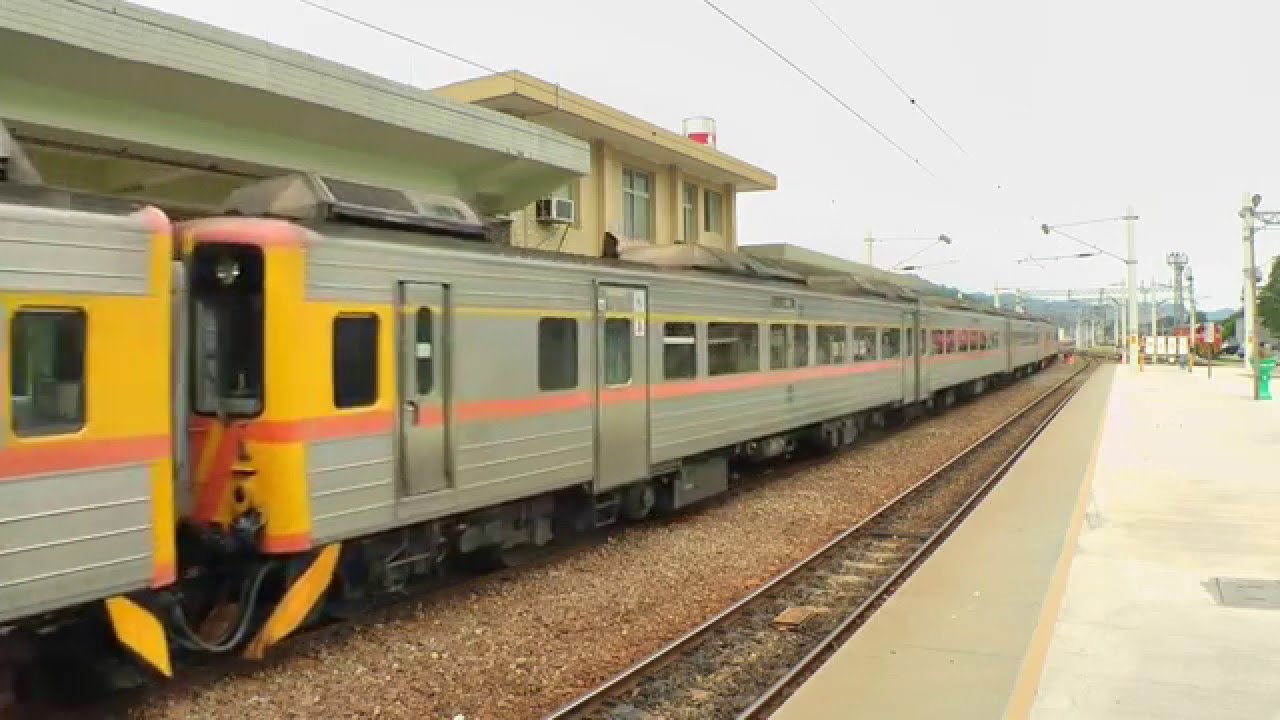 [HD] The Taiwan TRA T.C. Ltd. Exp. DR3100 DMU Train no. 374 at Taitung ...