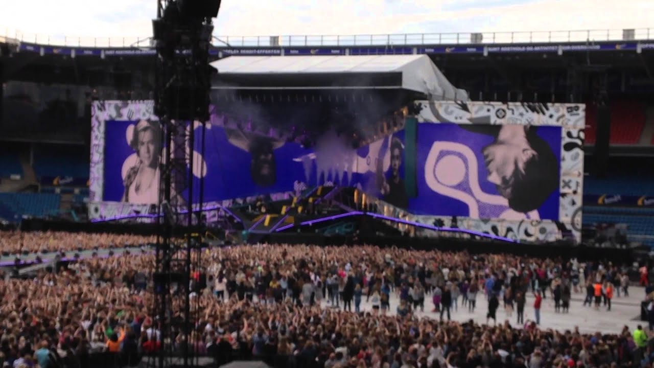 One Direction - On The Road Again intro and 'Clouds' (Oslo, Norway ...