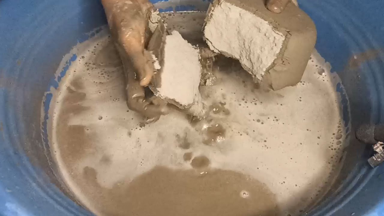 night shoot crumbling water paste play #cementdirtlover #purecement # ...