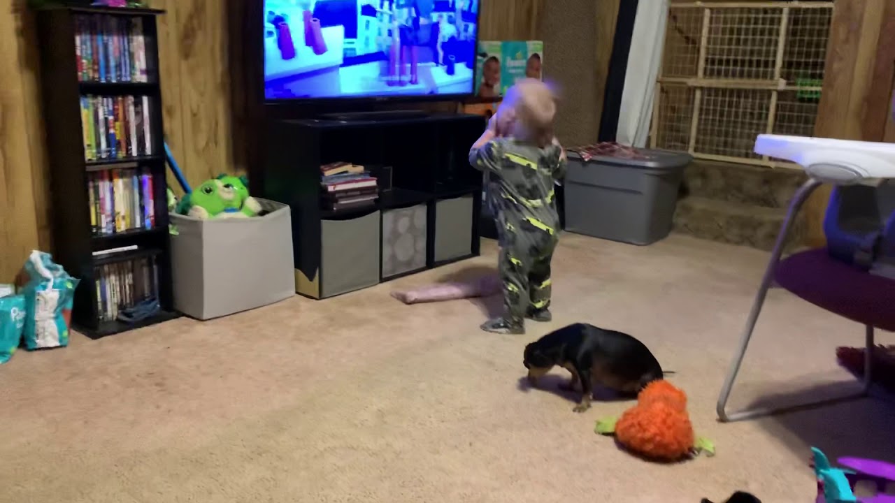 Dancing to pj mask - YouTube