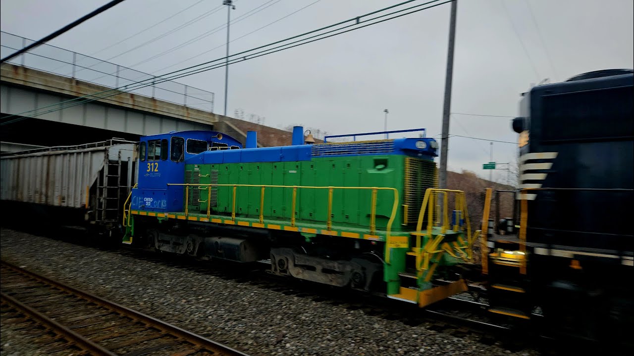 Insane Lashup on NS 11Q with NS 8099 Leading a Dash 9, an SD40E, and a ...