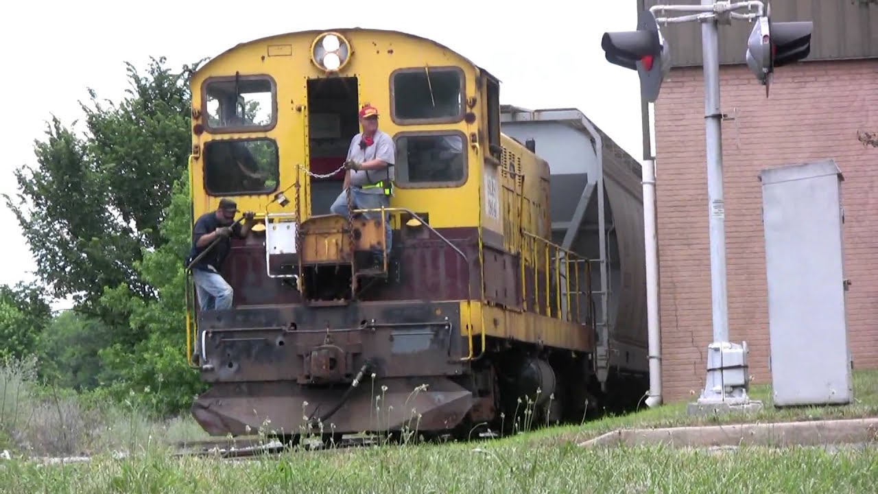 HD: Baldwin Locomotive Diesels in action! SMS Switching Visit - YouTube