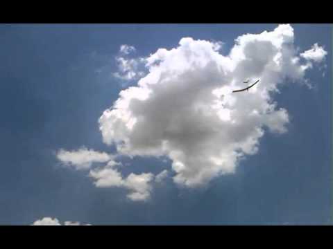 Terminator HLG (Thermal Bubble Surfing 0:57) Hand Launch in Flat Land ...