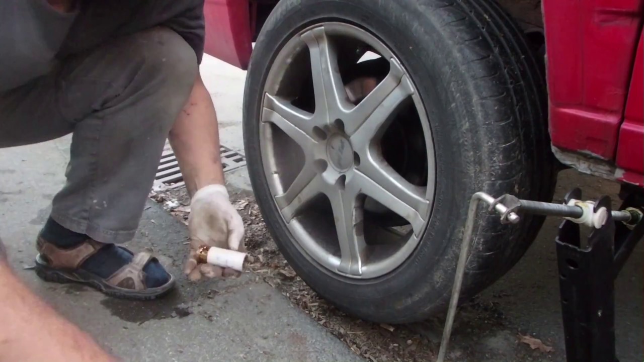 Radwechsel bei VW Bus, Reifen wechseln T4 - YouTube