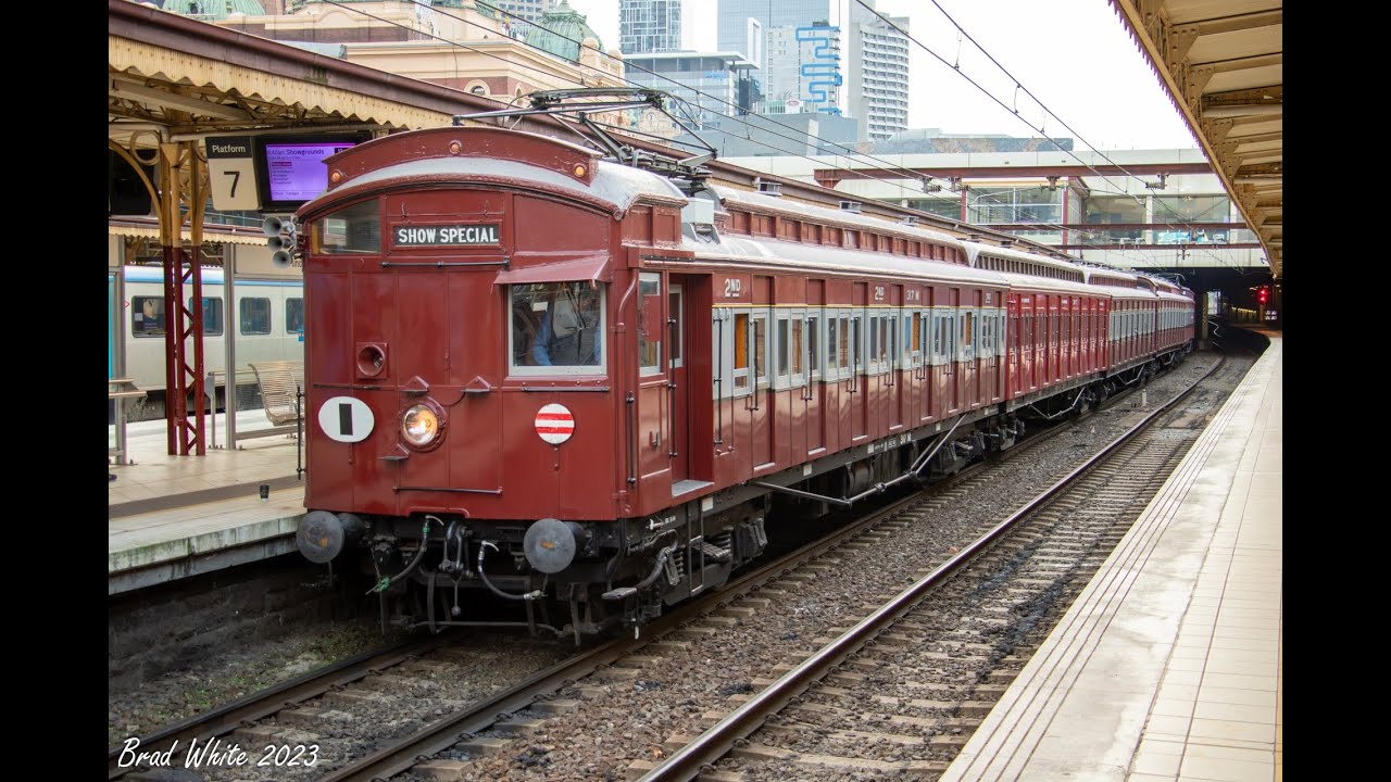 Riding the Preserved Tait Set from Flinders Street to Showgrounds- 6/8 ...