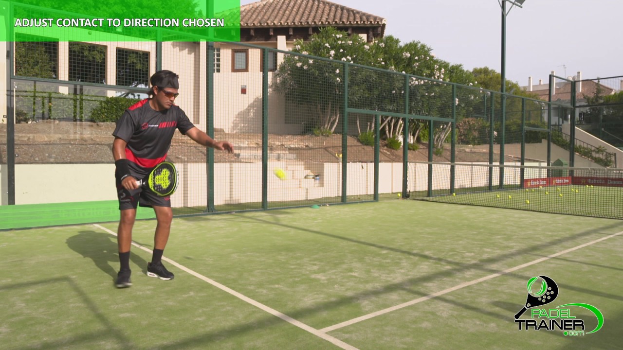 18 Serve in padel - YouTube