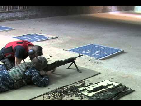 Shooting the M240B - YouTube