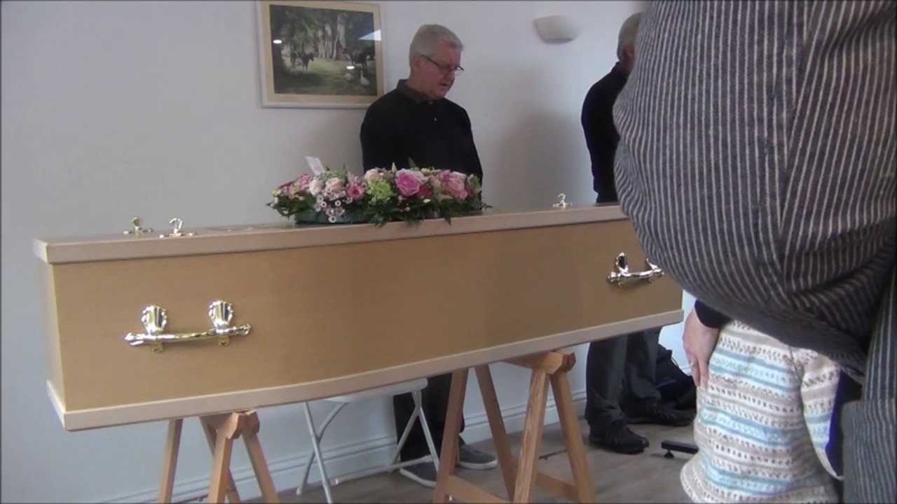 Christadelphian Funeral service: Burial in hope of Christian ...