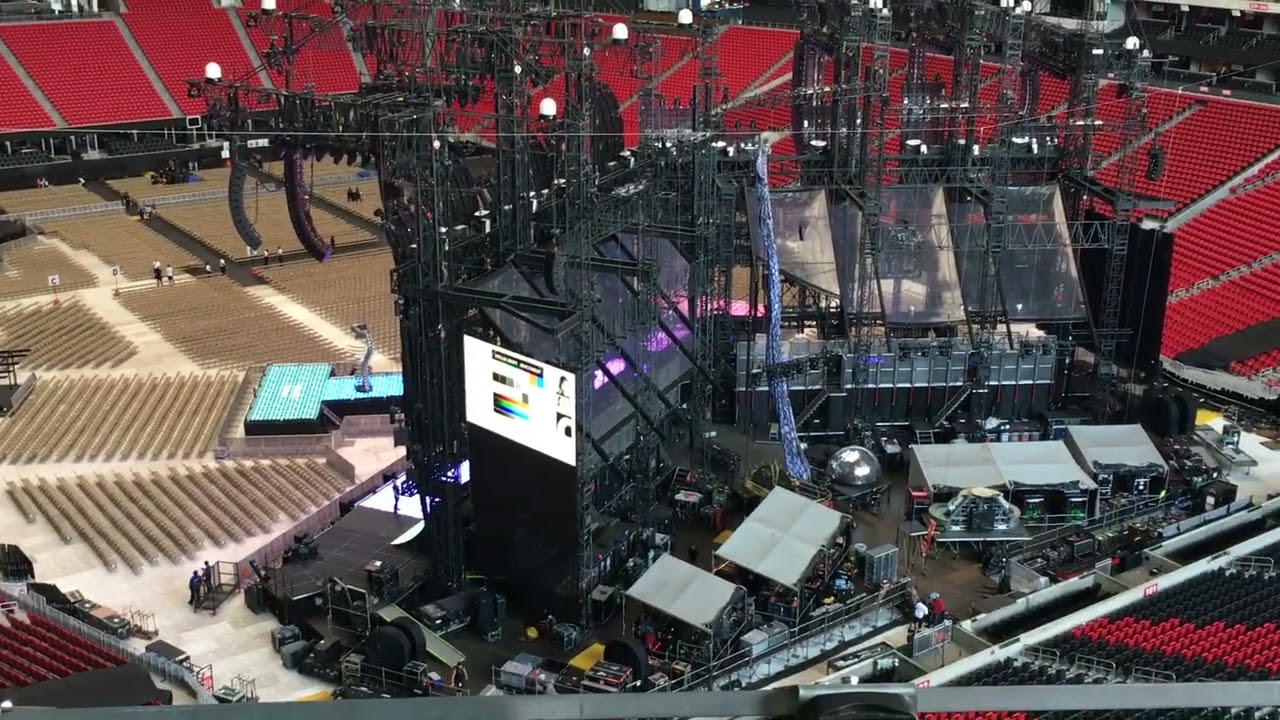 Elevators: Concert Setup (166) - YouTube