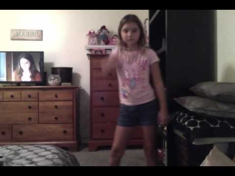 Wobble Baby dance - YouTube