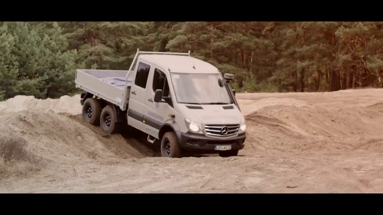 Mercedes-Benz Unimog vs. Sprinter 6x6 - YouTube