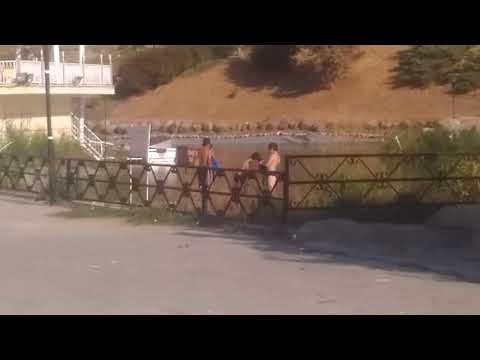 Çıplak çocuk yakaladım