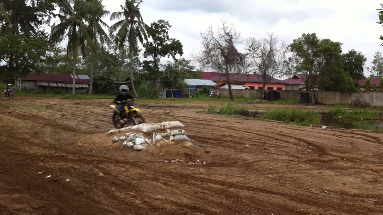 Tembilahan Riau ( ITC ) Seberantas kolam - YouTube