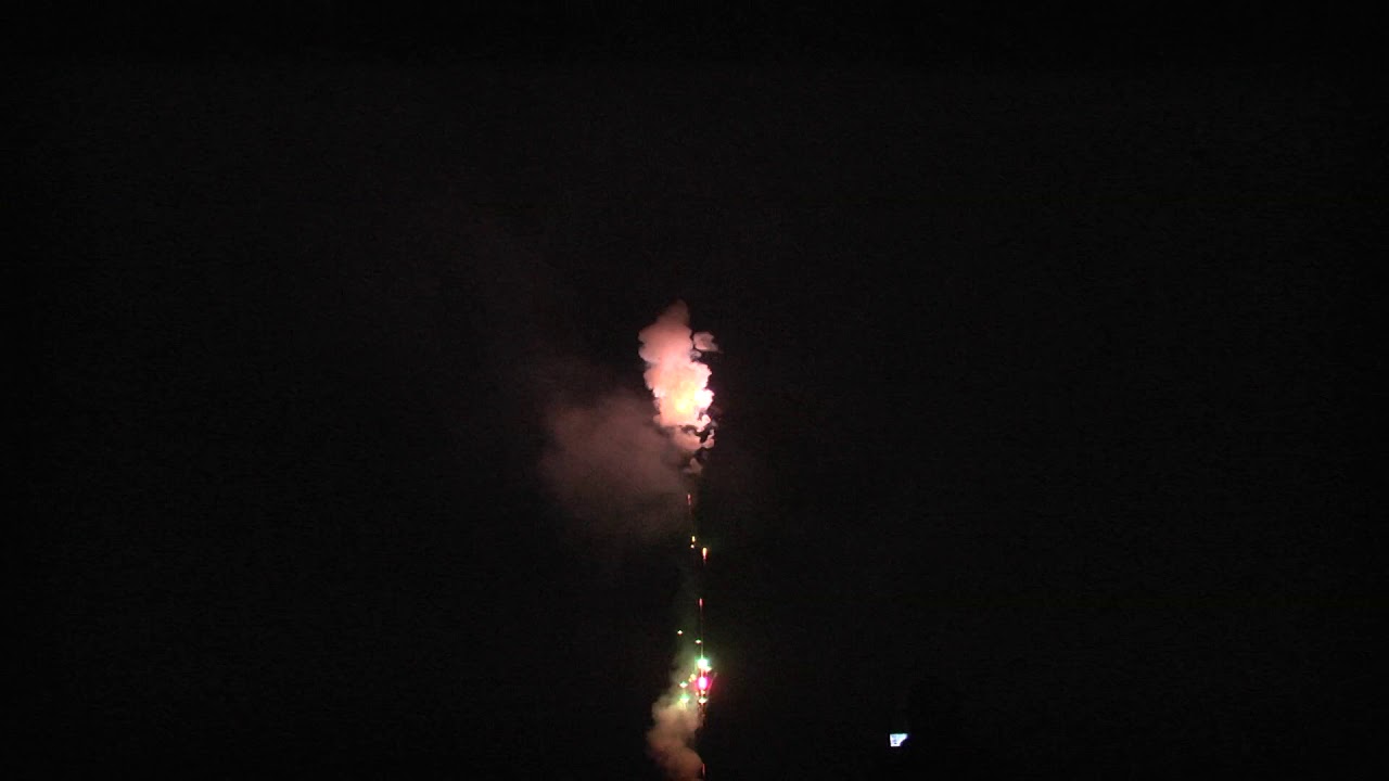 23353 1.2" 100 выстрелов Blast brocade crown and green tail spit ...