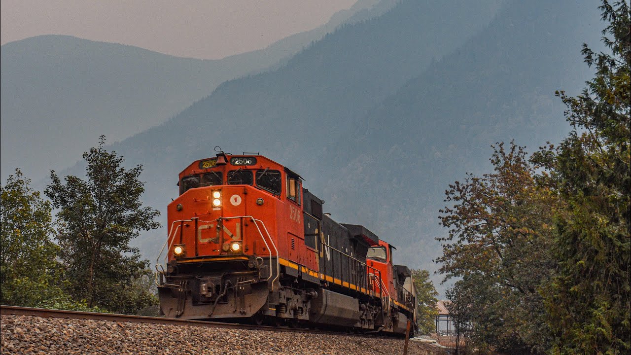 CN Canadian cab at popkum BC - YouTube
