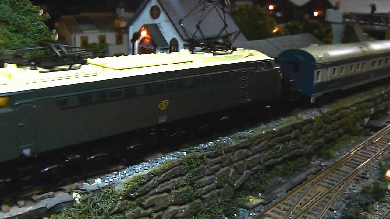 Locomotiva GE "Russa/Little Joe" Cia Paulista HO. - YouTube