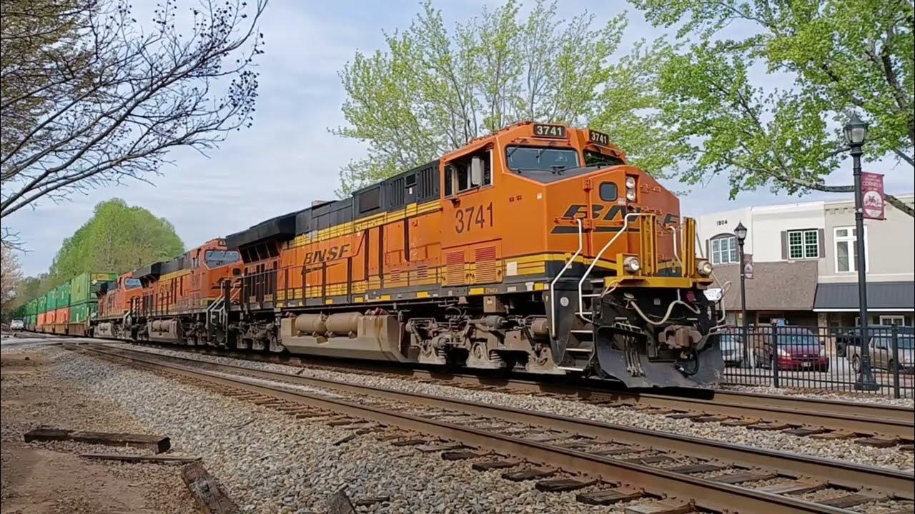 Super Foreign Powers Union Pacific #6808-154 & BNSF #3741 - i83 / NS led #4555 - 27A & #9644 ...