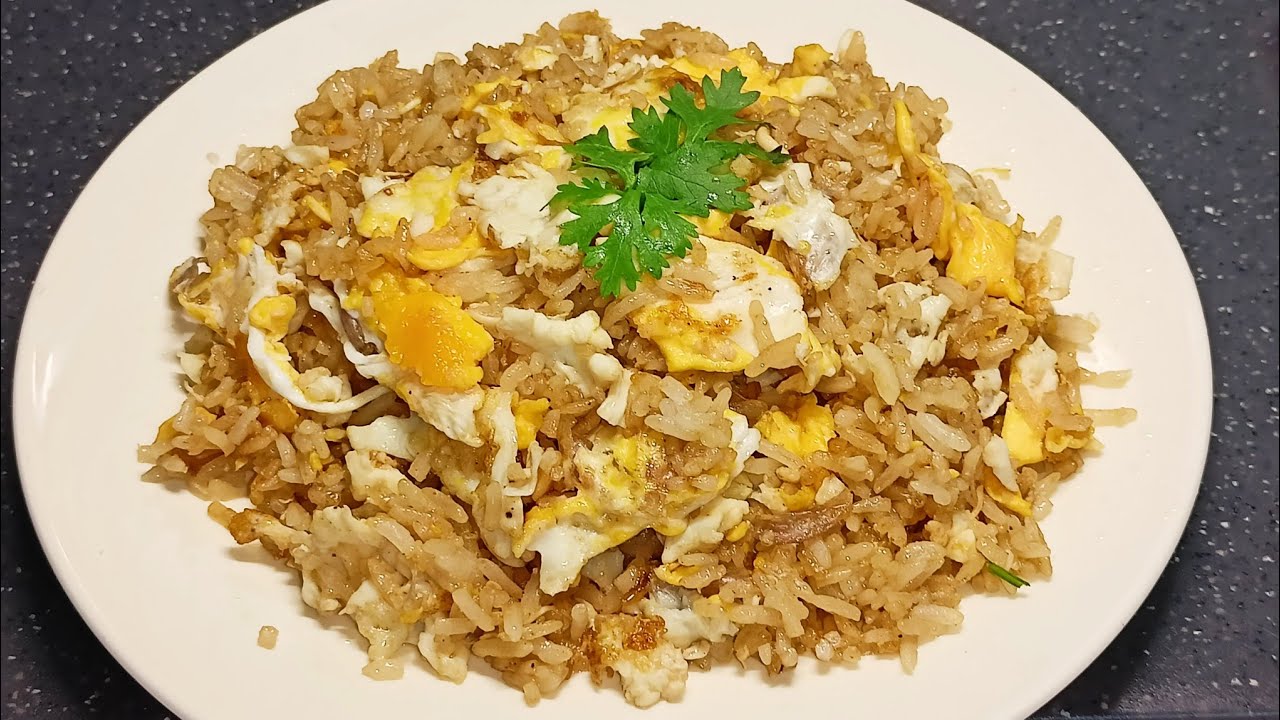 ข้าวผัดธรรมดา เมนูข้าวผัดสามัญประจำบ้าน ( Easy Fried Rice ) - YouTube