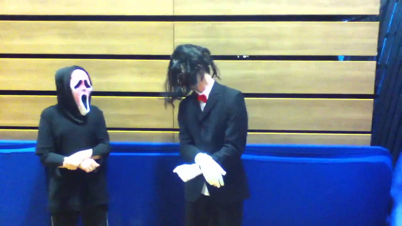 Jigsaw puppet does Gangnam style! - YouTube